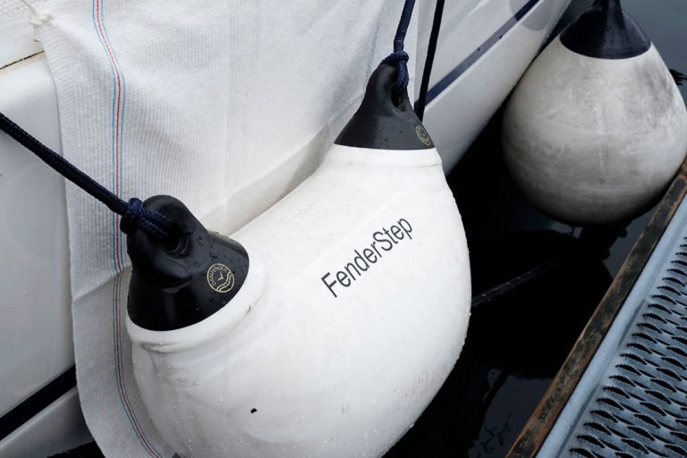 Få fine fendere - Redningsselskapet